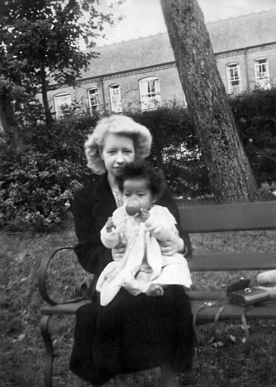 Irish-Chinese families in Britain - The Mixed Museum